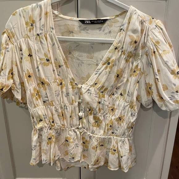 Zara | Tops | Zara Floral Top | Poshmark